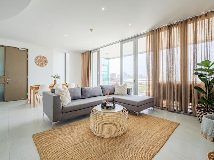 Beach Dream- Luxury 3 Bedroom Apartment - Durban