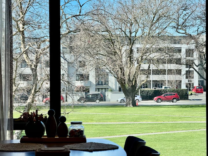 Lux Achi-design Townhouse Park View In Latimer Sq - Christchurch