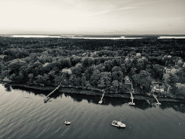 Three Cottage Oceanfront Compound W/sauna & Dock! - Freeport, ME