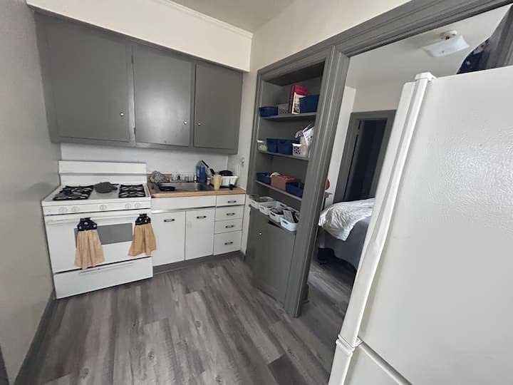Lake Erie Comfy Loft - Erie, PA