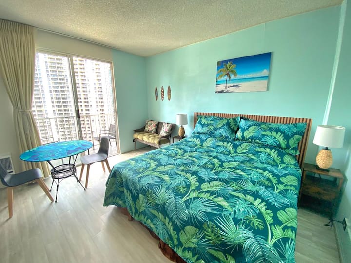 Top Floor Suite W/free Parking-king Bed Studio - Hawaï