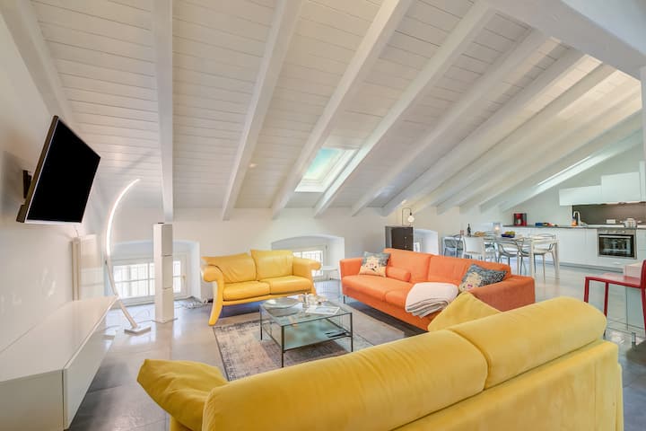 Loft & Jacuzzi - By Happy Rentals - Riva del Garda