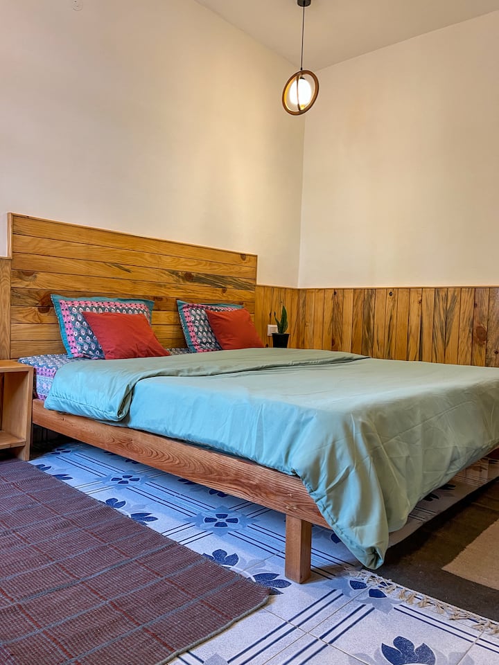 Cat & Cow, Sunrise Room Double - Dharamshala