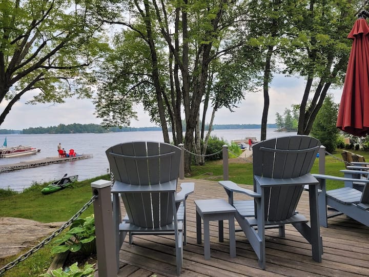 Cottage By The Docks - Gravenhurst