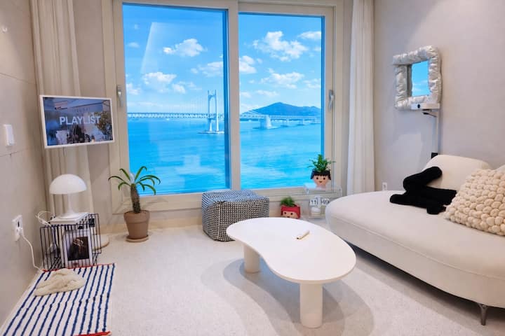 광안대교바로내눈앞/3룸(침실2+거실1)/청결만점/침대4개/8인/무료주차/20평형 - Busan