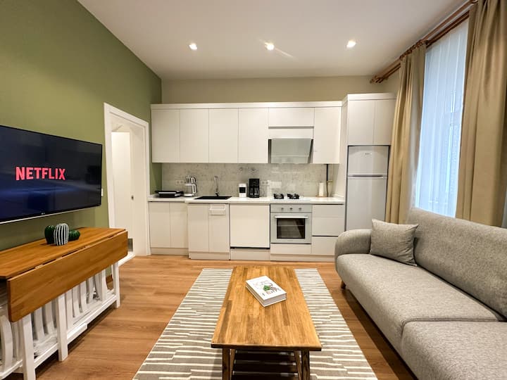 2 Br / 3 Ac Stylish Apartment Near Istiklal Street - Karaköy
