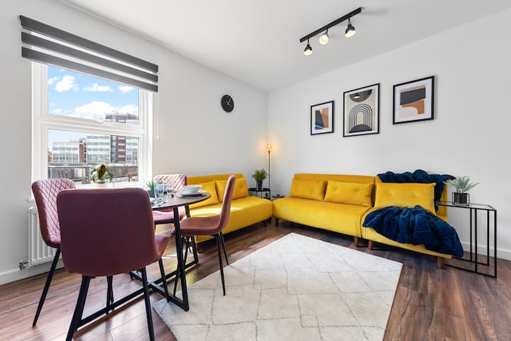 Luxury Home + Free Parking + Central + 50 Inch Tv - Southampton