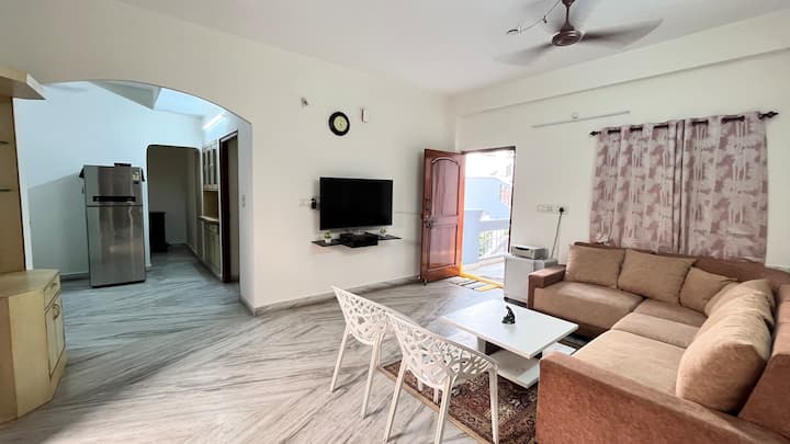 2 Bhk - Jubilee Hill, Spacious & All Amenities - Hyderabad