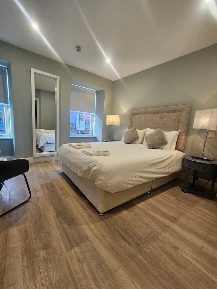 1 The West Townhouse Premier Location - Galway