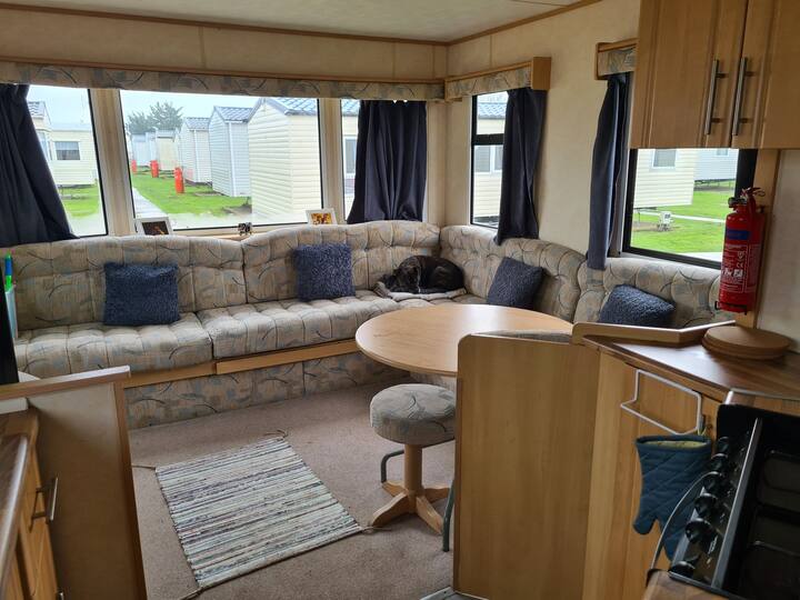 Dog-friendly Caravan At St Osyth. - Mersea Island