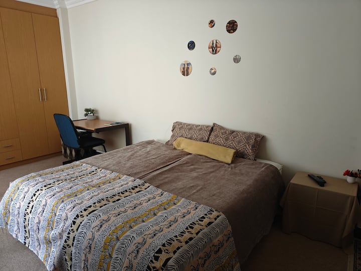 2br Guesthouse | 2 Baths | Close To Or Tambo - Germiston