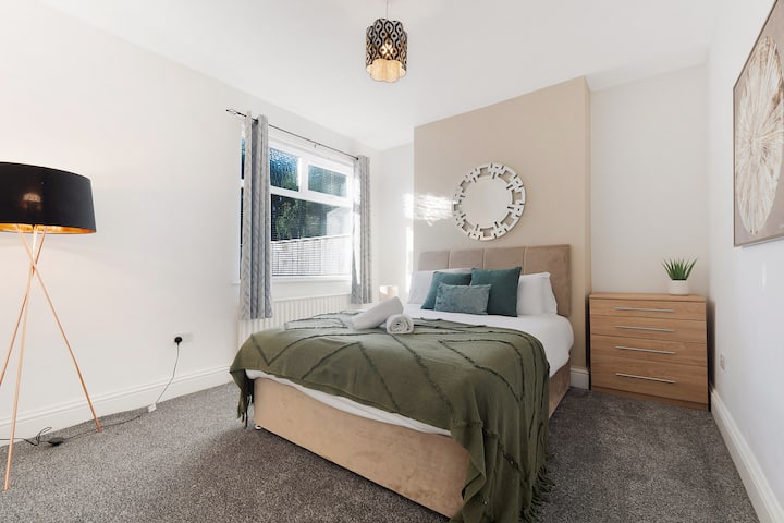 Darlington Central 4br With Parking And Free Wifi - Darlington