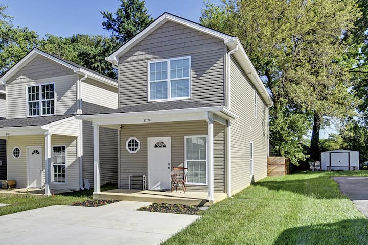 Newly Built Home Near Downtown Louisville - Louisville, KY