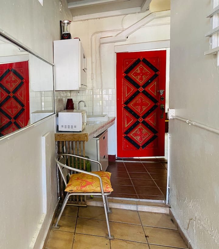 Cozy Studio Four Blocks From Ocean Park Beach - San Juan