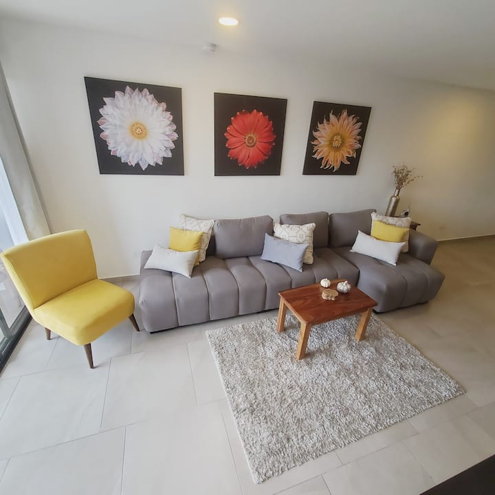 Beautiful & Spacious Condo. Amazing Views! - San Salvador