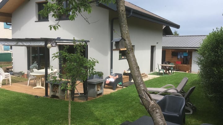 Maison Familiale 4 Chambres Avec Terrasse/ Jardin - Sévrier