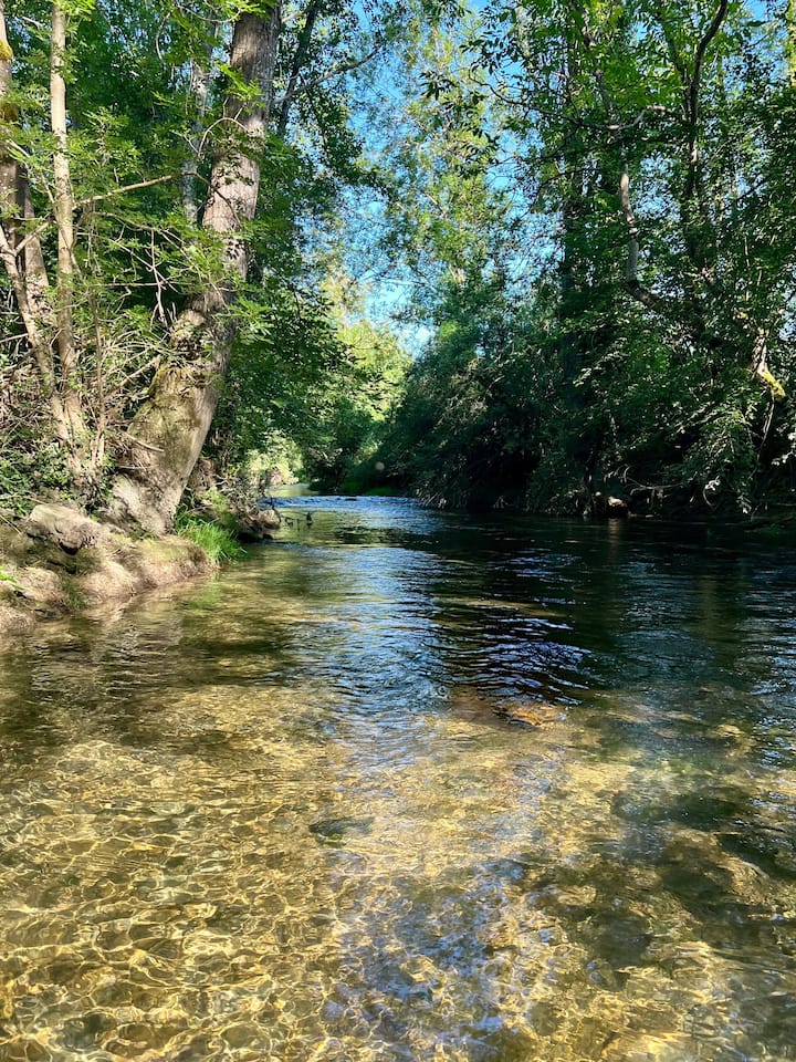 Gite 4 Chambres Avec Rivière Privée Près De Sarlat - Gourdon