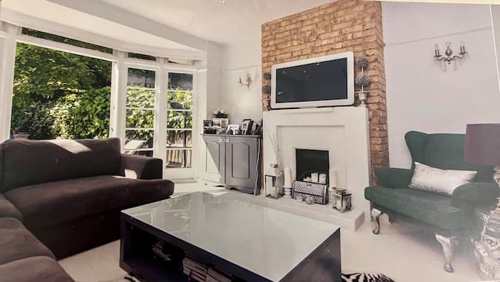1 Bedroom Comfy Stylish - Chingford