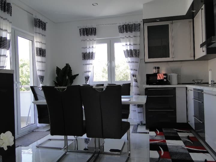 Appartement Ewa 3 - Primošten