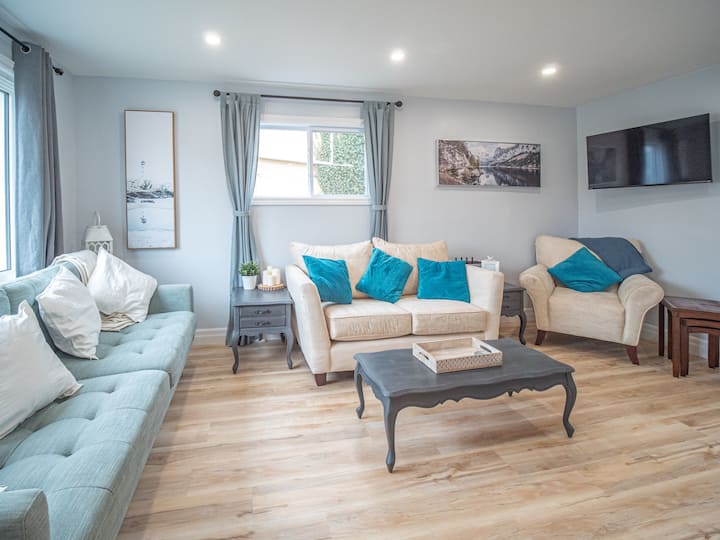 Entire Cottage On Queen (3 Min Beach) - Kincardine