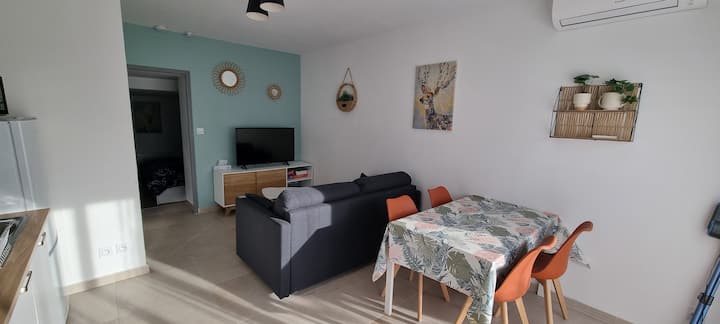 Joli 2 Pièces Avec Extérieur Proche De Nîmes/arles - Camargue