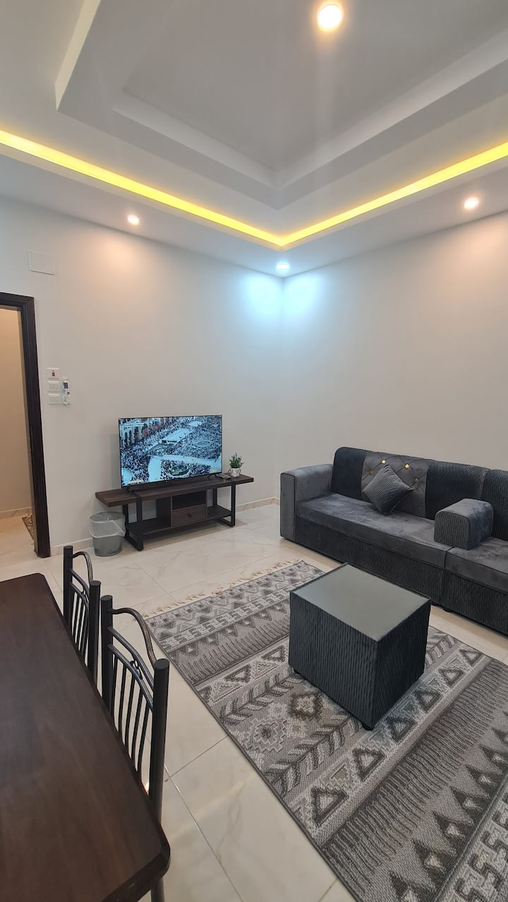 شقة مفروشة حديثة غرفة وصالة ومطبخ ودورة مياه - Médine