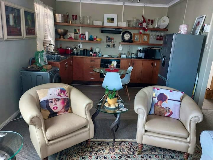 Lavenda Suite – Spacious Coastal Retreat - Rooi-Els