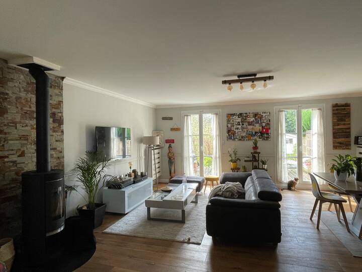 Chambre Dans Superbe Maison! - Igny