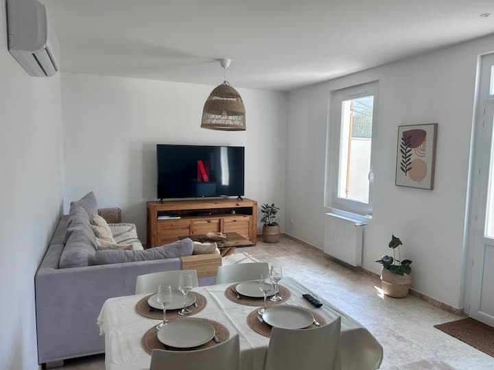 Maison Au Calme
Clim - Terrasse & Parking - Avignon