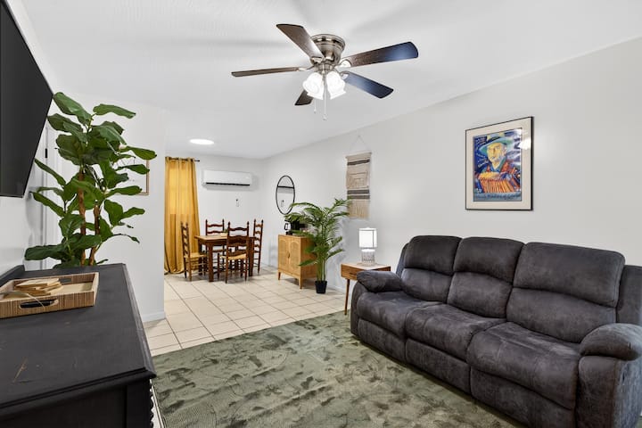 Charming Apartment - Perfect For Extended Stays - Hattiesburg, MS
