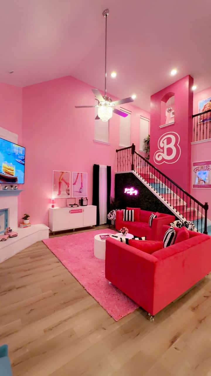 Barbie Dream World-skating-movierm-sleeps 25 Ppl - Helotes, TX