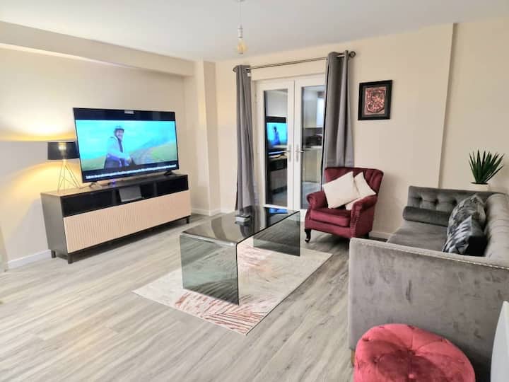 Apartment + Free Parking In Greater Manchester - Manchester