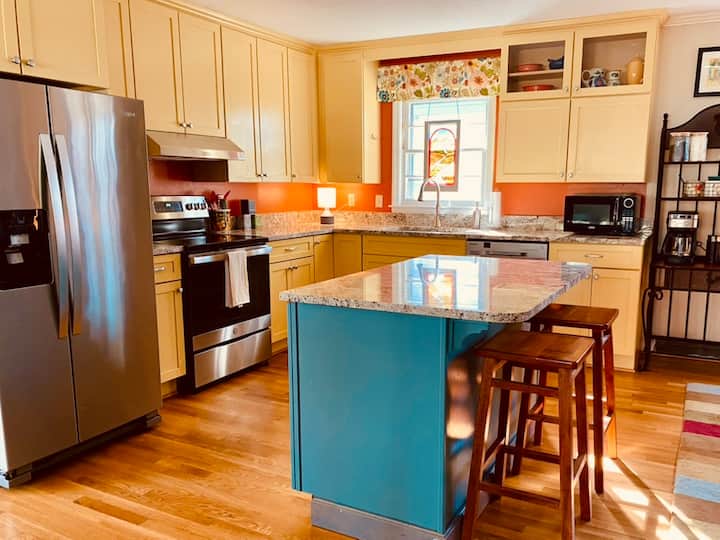 Comfy And Colorful In Carrboro W/ Ev Charger - Carrboro, NC