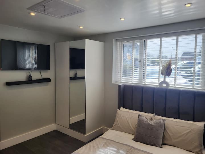 Charming Annexe With Private Garden (Studio) - Chatham