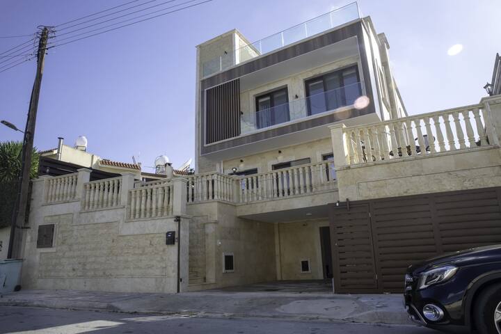 Private 5br Villa/sunset Roof&bbq Zone/near Beach - Paphos