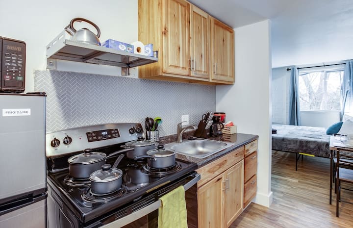 Studio W/ King Bed Near Dwtn - Rochester, NY