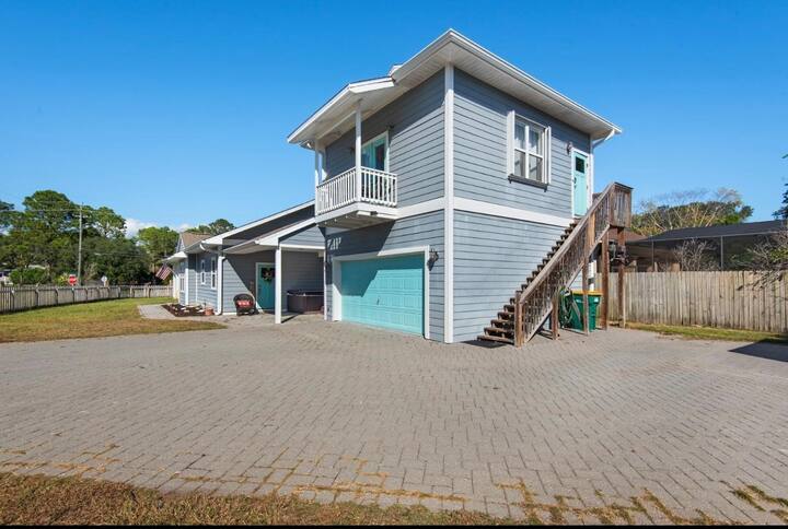 Coastal Retreat Near Crab Island | Boat-friendly - Destin, FL