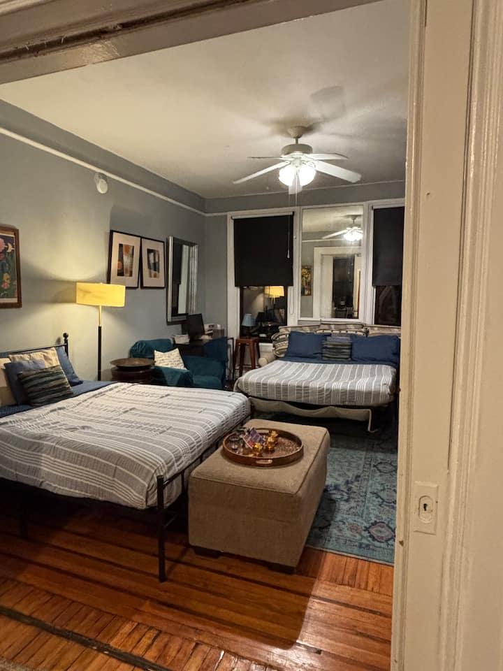 Cozy Vintage Hoboken Studio Apt - Jersey City, NJ