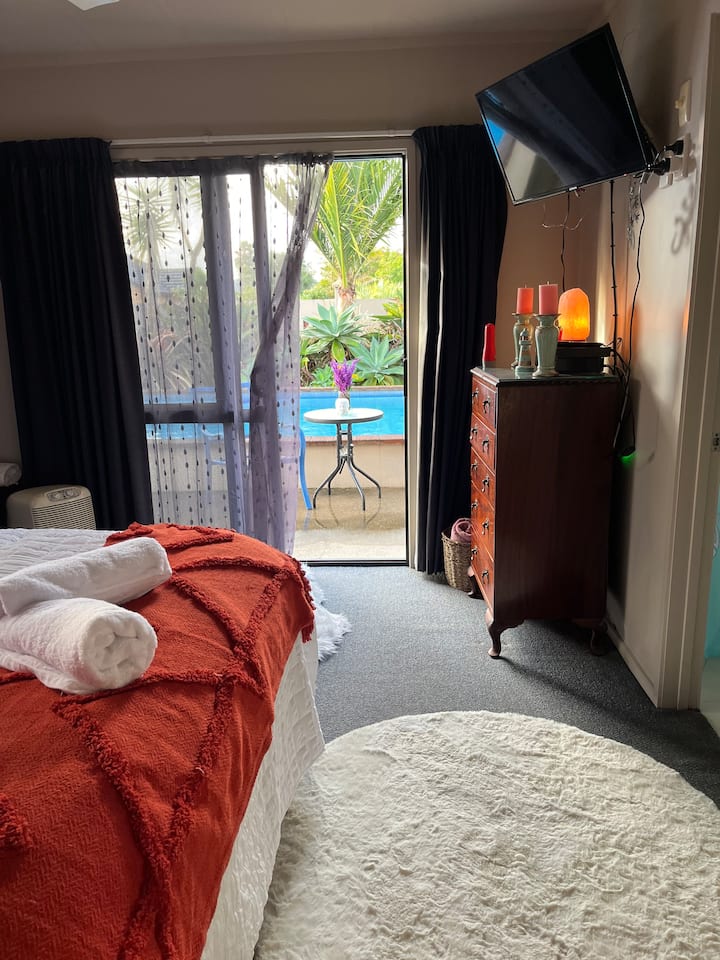 Poolside Private Room - Hahei