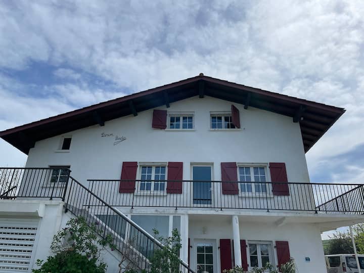 Appartement Vue Montagne, T 2 - Ainhoa