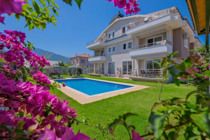Havuzlu 1+1, Büyük Bahçe, Pine Apart - Hisarönü