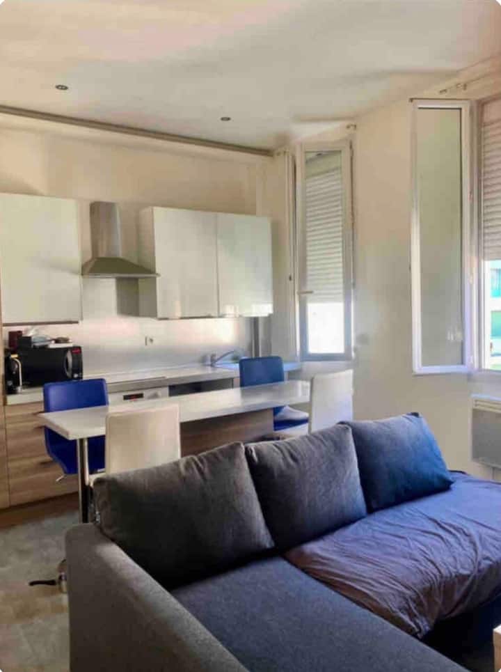 Chambre Dans Un Quartier Vivant - Marseille