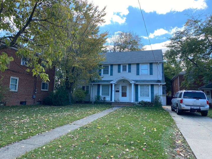 Large Downtown  Euclid House - Willoughby, OH