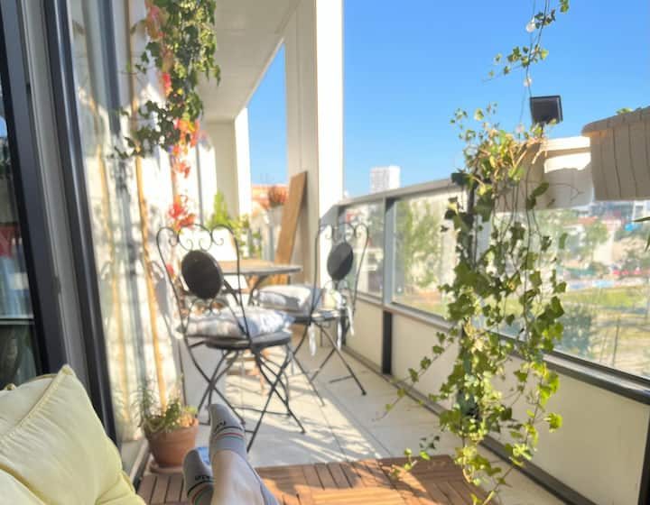 Sunny Flat In Urban Park - Bratislava