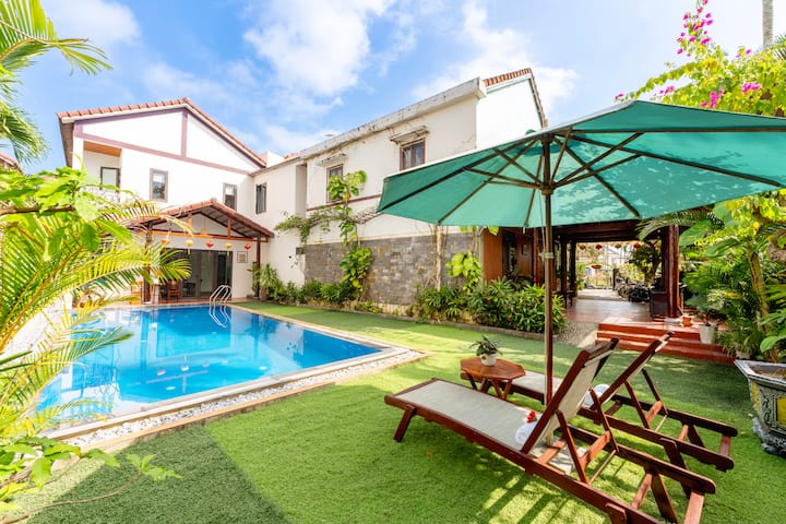 The Villa Is Hidden In The Garden - Hội An