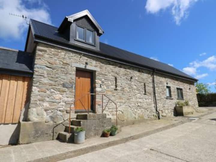 Cattle Tree Cottage With Hot Tub, Garden + Pets - Aberporth