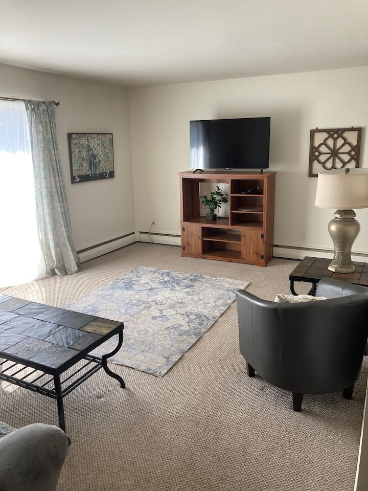 Furnished -Quiet Neighborhood - Lehigh Valley Zoo, Schnecksville