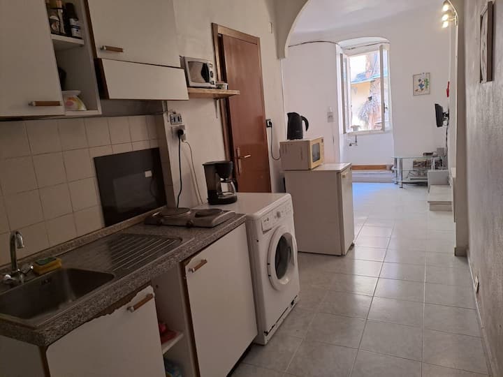 Jolie Apt 9 Personnes Maximum - Bordighera