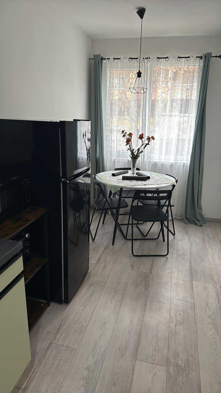 Spacious 2-room Flat | Near Metro & Mall - Sofija
