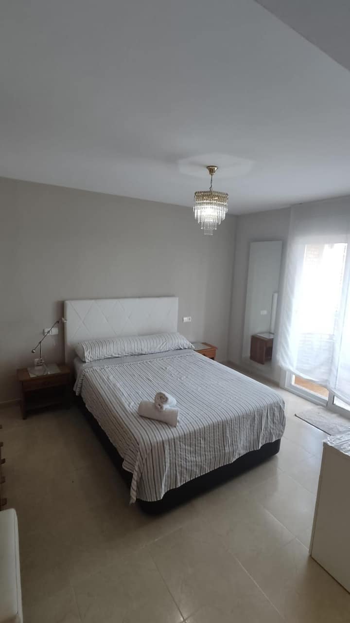 Habitación Con Baño Privado Y Terraza 1 - Almería